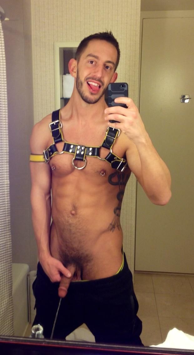 Gay Pornstar Bryan Cole Pissing Gayporn