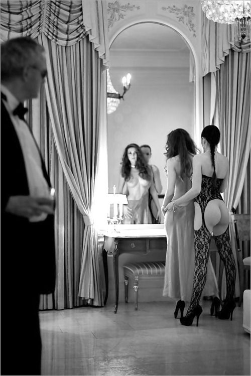 Hot Threesome Picture Armanir