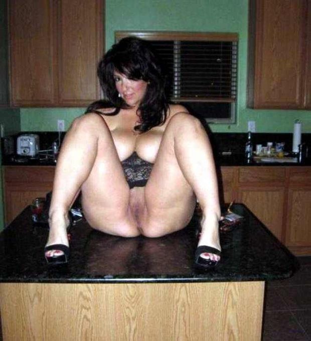 Stunning Brunette In Incredible Pussy Picture Blackboxxx
