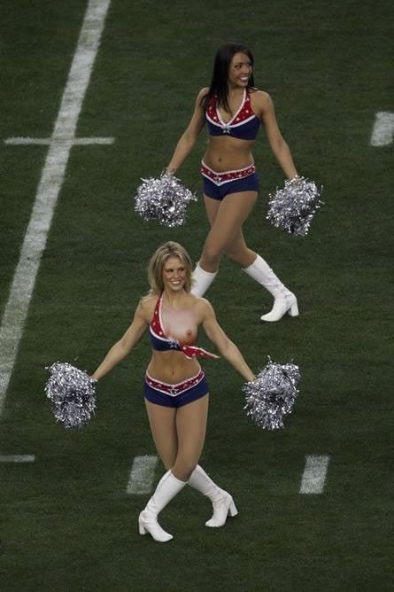Cheerleader Wardrobe Malfunction Gupr