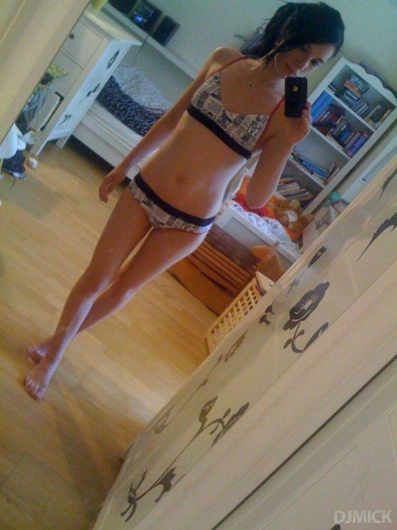 Beautiful Brunette Teen In This Amazing Amateur Bourpif