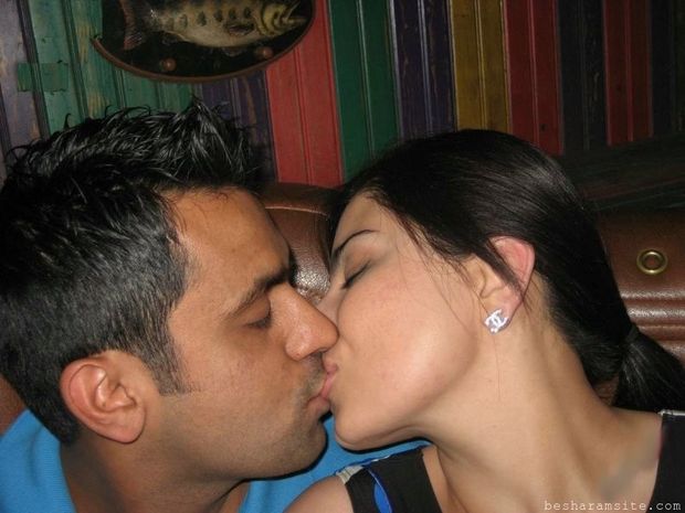 Desi Teen Girls Enjoying Biting Lips Horny Amateur Fappyz