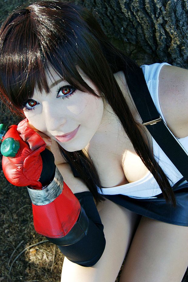 Busty Asian Tifa Bahamut5