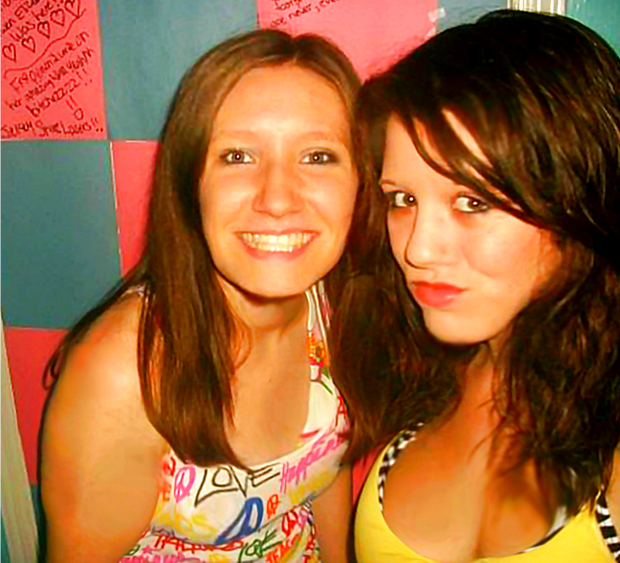 Slut Gwen And Kacy Nice Cleavage Eurosky