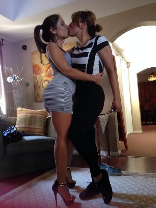 Extremely Hot Girls Tashatags