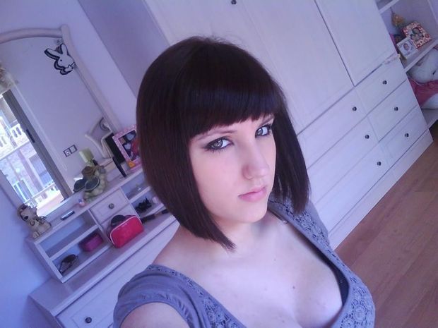 Pretty Brunette With Sexy Haircut Guapa Morena Amor Liquido