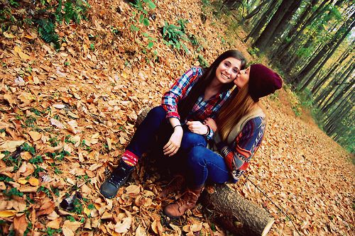 Pintero Girl On Girl Pin 17130520