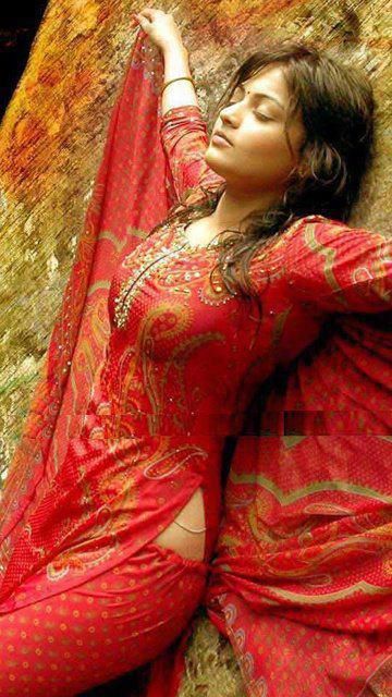 Red Dressed Hot Boobs Shows Her Dress Rao143143