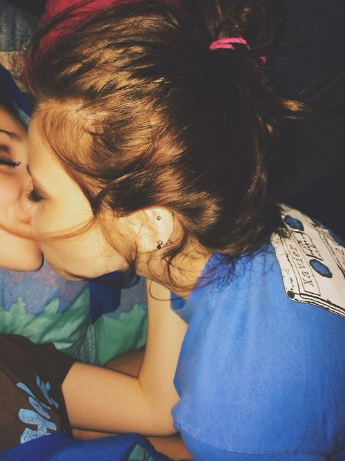 Sexy Lesbian Babes Tashatags
