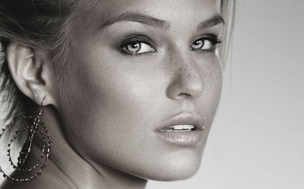 Bar Refaeli Psykil