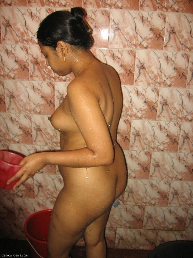 Housewives Voyeur Nude Bath Gallery Fappyz 