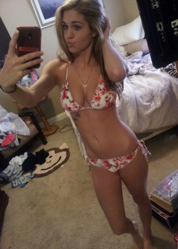 Mparkin Bikinis Pin 19148070