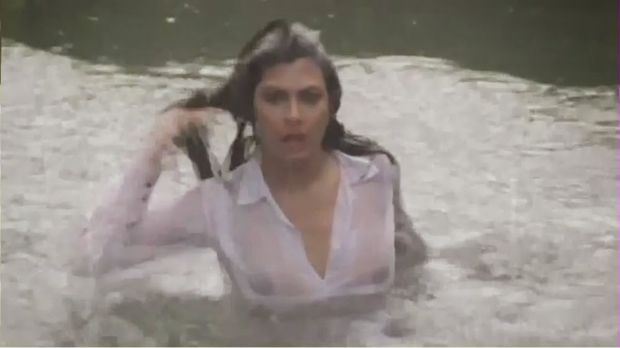 Best Ever Bollywood Exposure Best Of Kimi Katkar Senorita25