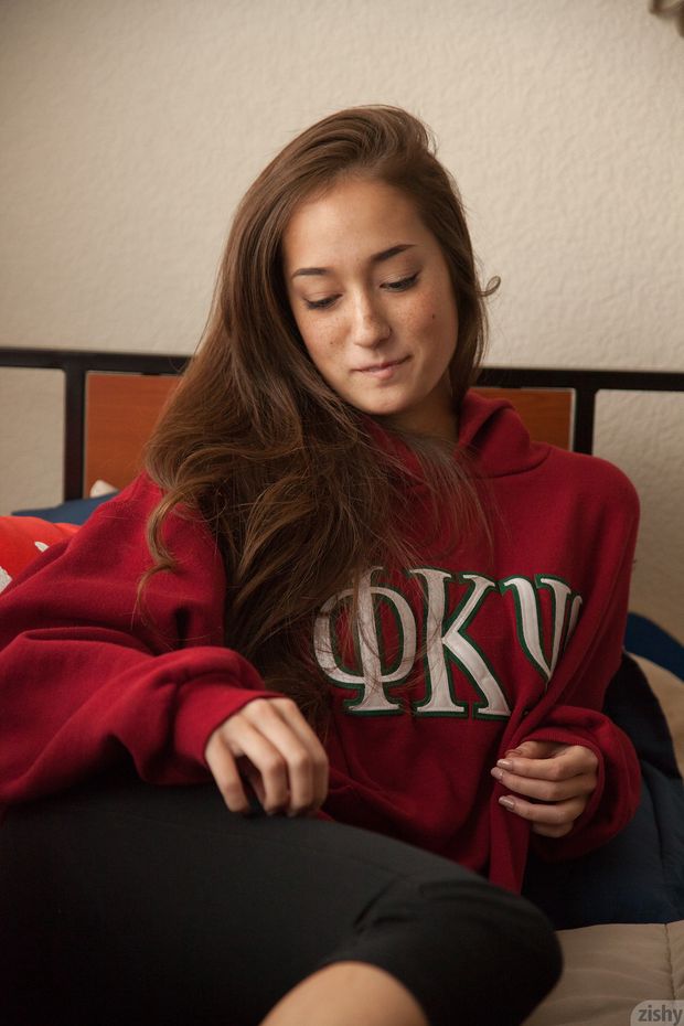 Carlee Delima Sorority Girl Freegirlsporn