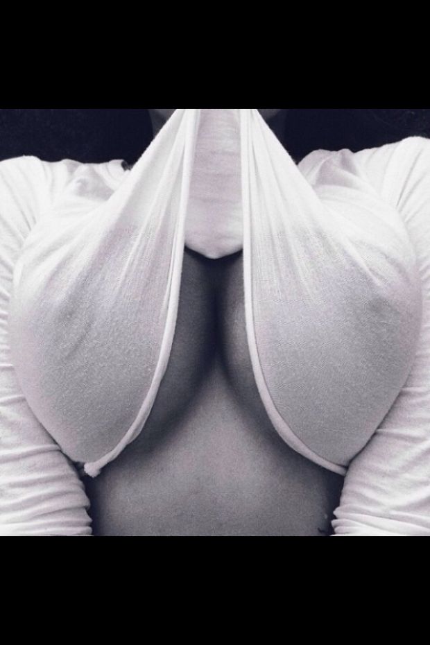 Under Cleavage Russak20