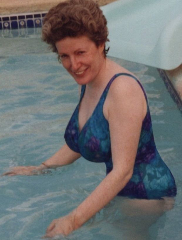 Moyra In The Pool Colpow