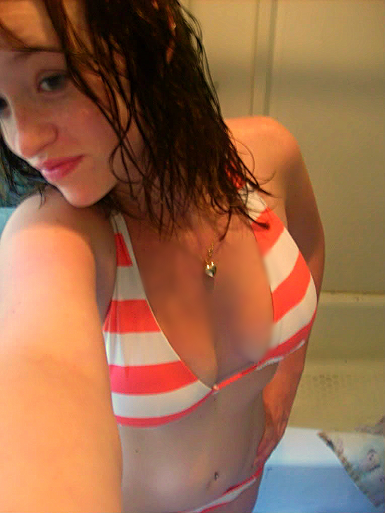 Tight Body Nice Looking Cleavage Eurosky