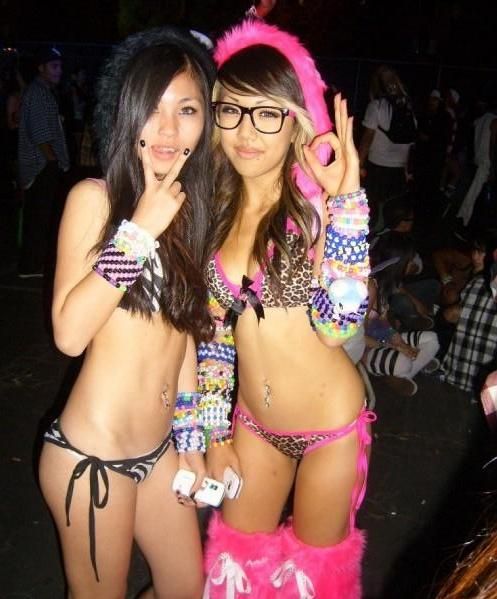 Thejr2 Parties College Bars Pin 24721863