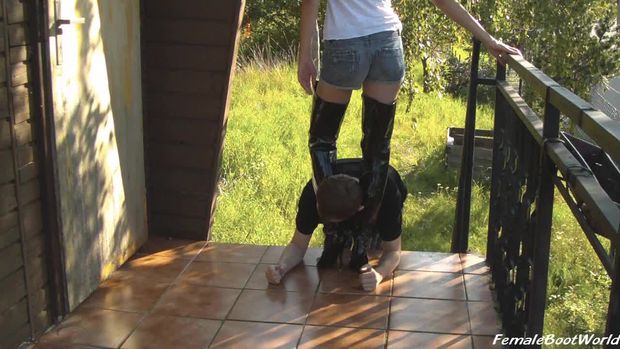 Boot Worship Femalebootworld