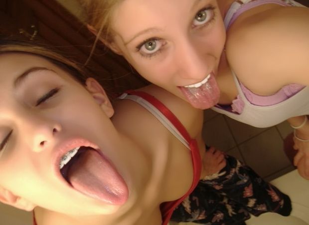 Tompy Sexy Braces Pin 44589844
