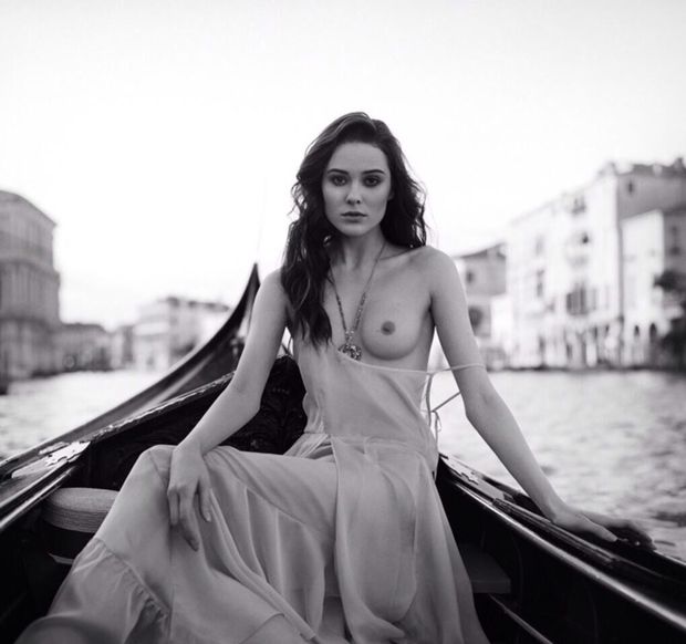 By Ruslan Lobanov Xxyy