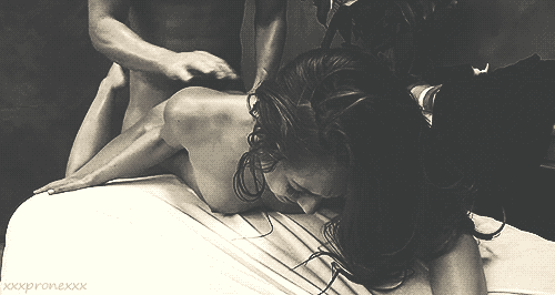 Pull Her Hair Knwisw