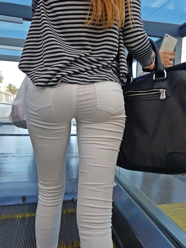 Cazada En Las Escaleras Mecanicas Sexyfantasy