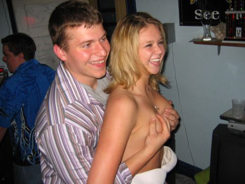 She Lost A Dare Nudeshots