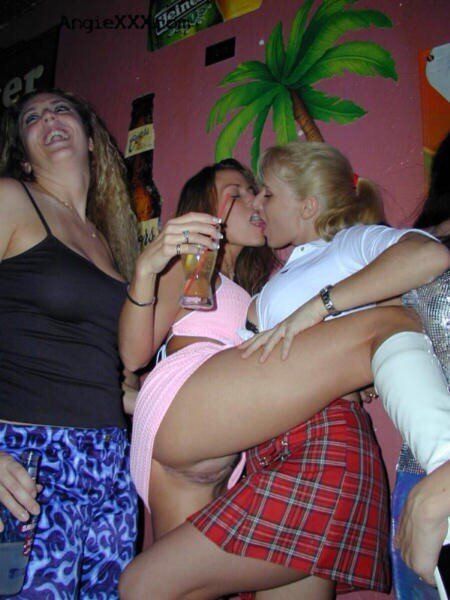 She Forgot She Wasnt Wearing Panties Ve75