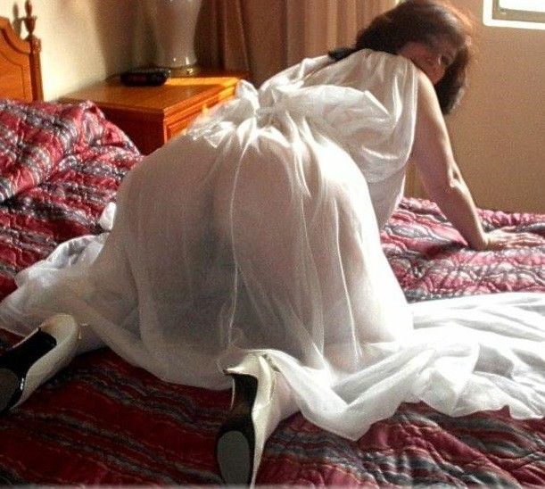 See Thru Ass Turnus