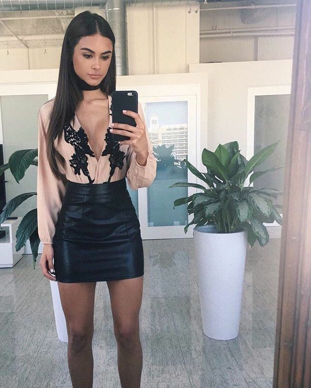 Mini Skirt Selfie Lautaromontero