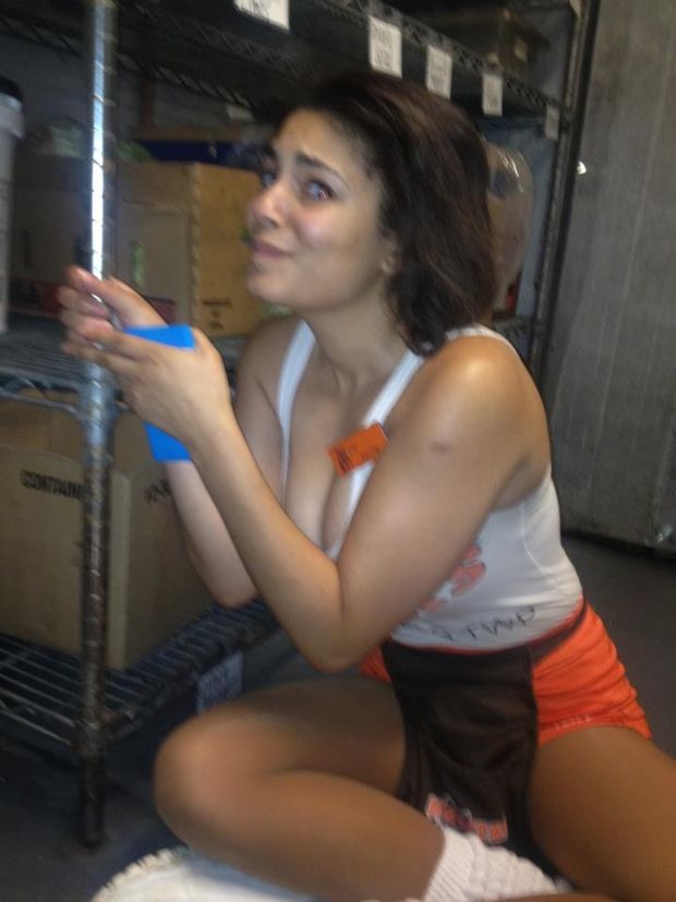 Pittsburgh Hooters Chillin Jizz Soldier