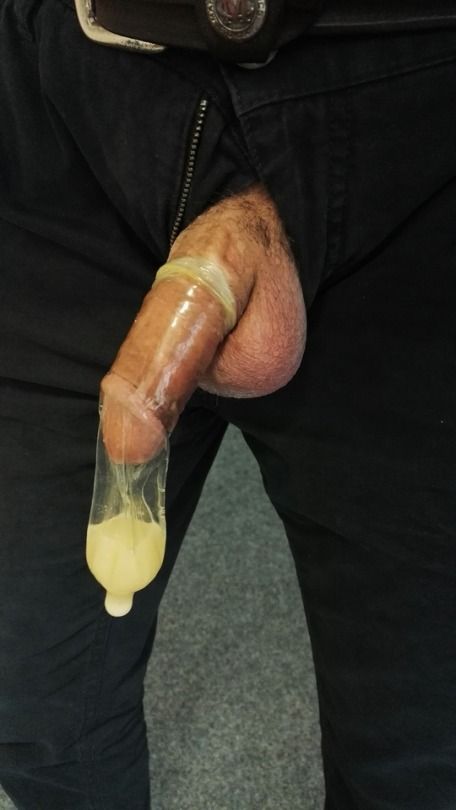 Isamel Condom Pin 56855290
