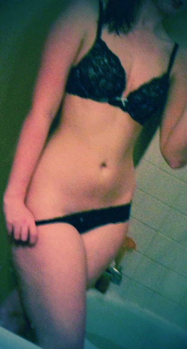 Pull Down Chloebelle