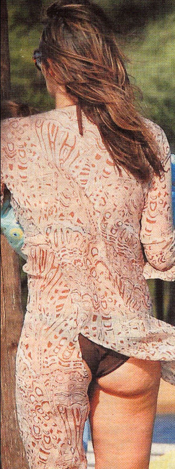 Elizabeth Hurley Panty Upskirt On A Windy Day Celebcunt