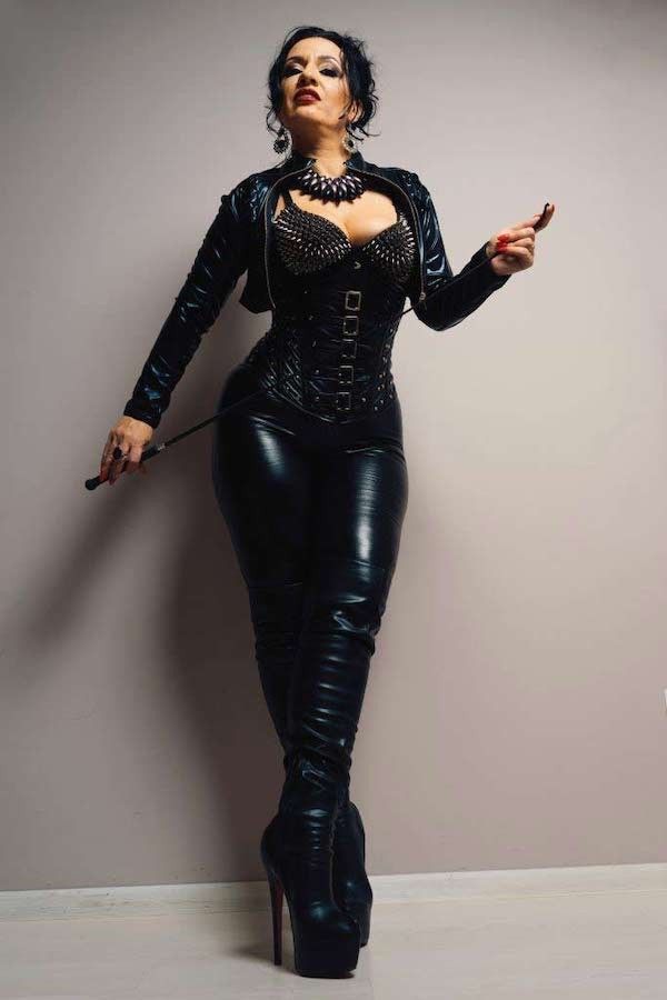 Mistress Luna Hogspy