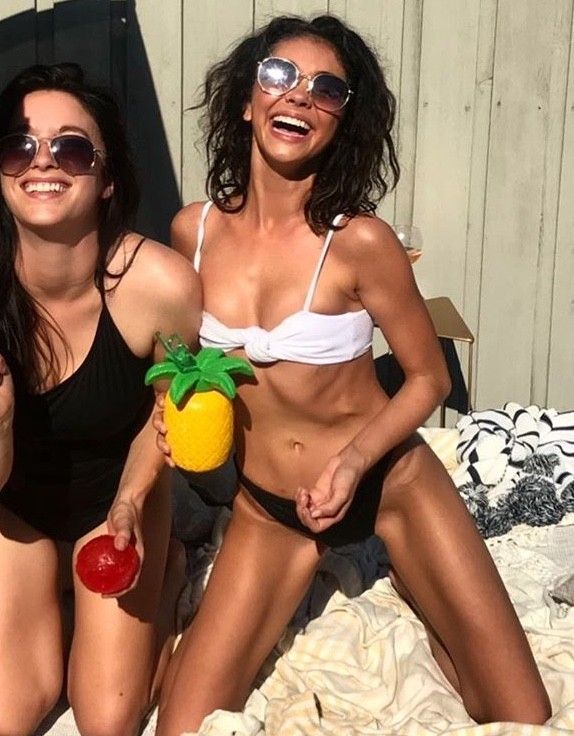 Sarah In Bikini Sadielexxxington