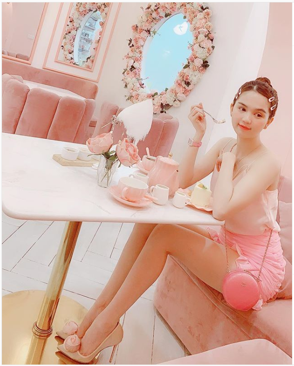 Ngoc Trinh Sexy Legs Kotester