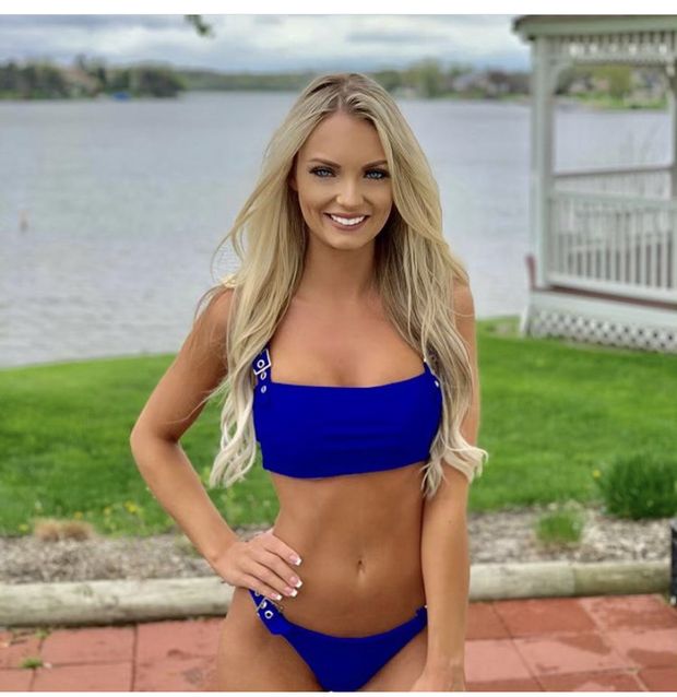 Lindsay Lynch Is Looking Sexy As Hell In Blue Ladies Man Killa