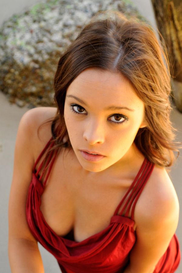 Downblouse Cleavage Curiousandhorny