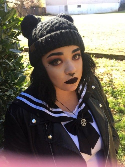 Mistermadis Black Lipstick Pin 58674083