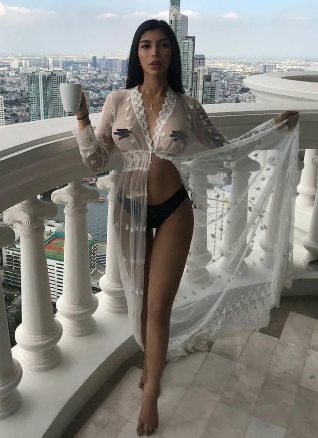 Alexis Ahmadi Glamorous Celsogarra