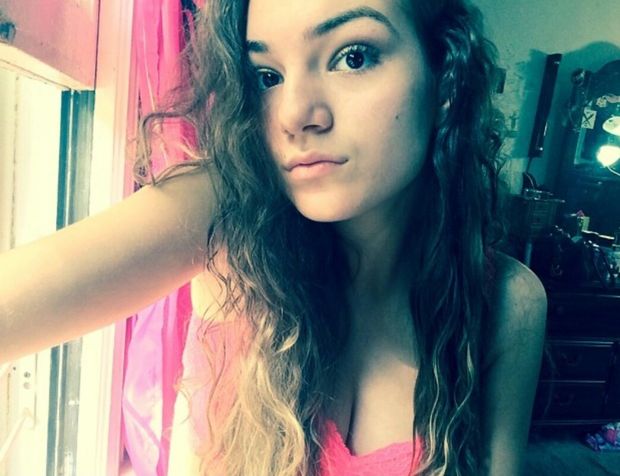 Beautiful Blonde In Pink Bra Zeldaisathot69