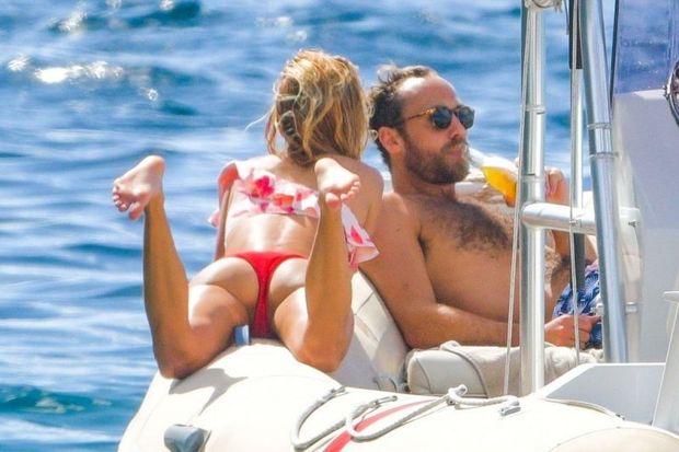 Alizée Thevenet Sexy Ass In A Red Bikini Showing Thefappenist