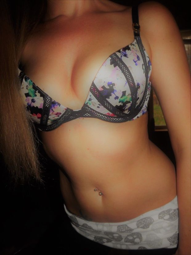 Topless Bra Selfie Bombshellbra
