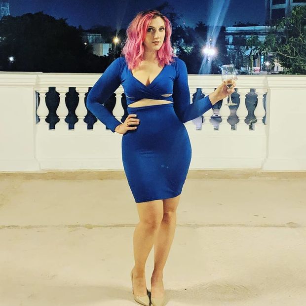 Stunning Mel Capperino Garcia In Tight Blue Dress Brice9006