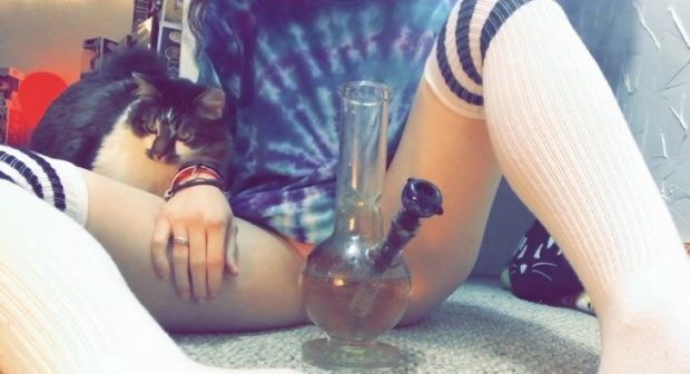 Spread With Bong Budcrutch