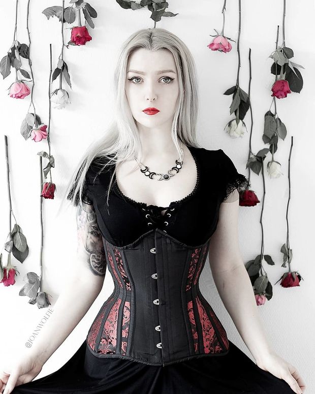 Goth Princess Dickinpuss