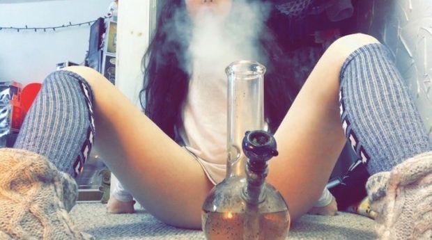 Bong Between Legs Budcrutch