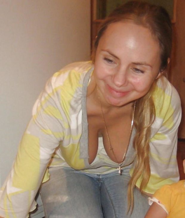Tits Hang Down Her Blouse Amnesia4